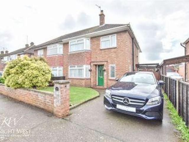 4 Bedrooms Semi detached house for sale in Magazine Farm Way, Colchester, Essex CO3