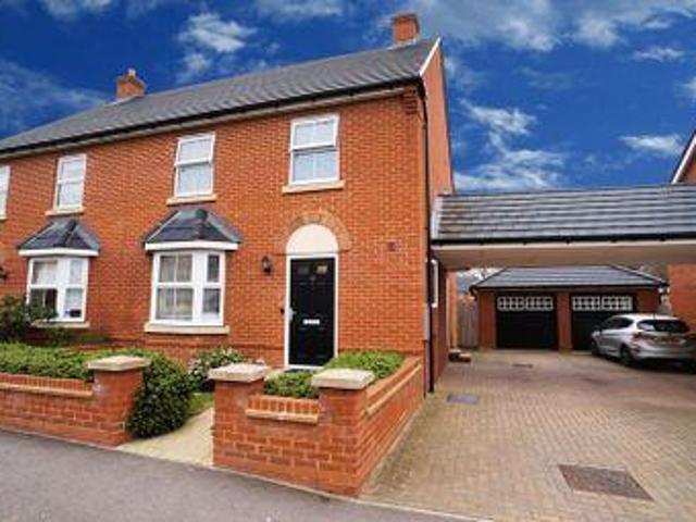 4 Bedrooms Semi detached house for sale in Main Road, Kingsleigh Park Homes, Benfleet SS7
