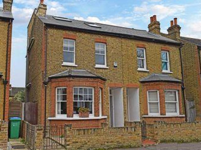 4 Bedrooms Semi detached house for sale in Malvern Road, Hampton TW12