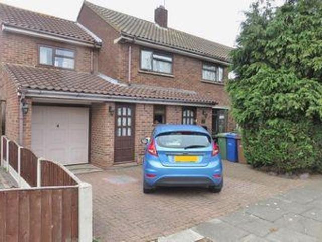 4 Bedrooms Semi detached house for sale in Meadow Road, Grays RM16