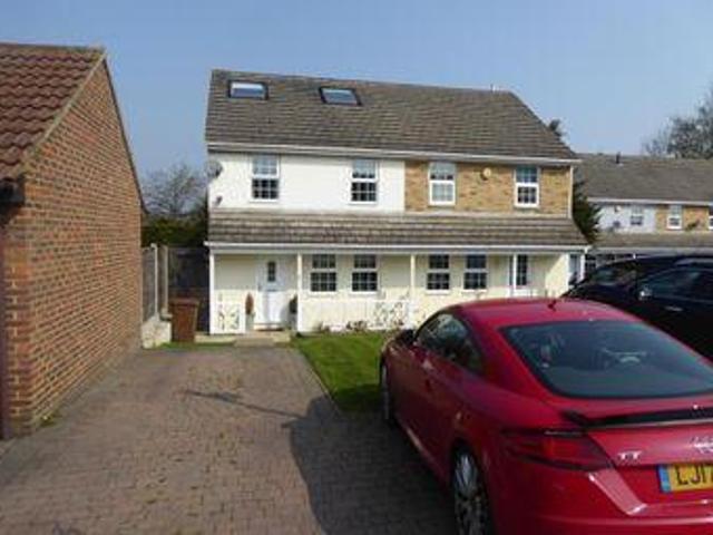 4 Bedrooms Semi detached house for sale in Millfields, Lords Wood, Chatham, Kent ME5