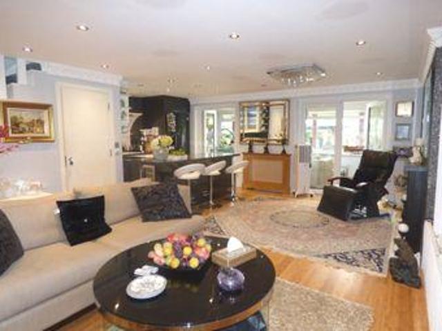 4 Bedrooms Semi detached house for sale in Noel Road, West Acton, London W3