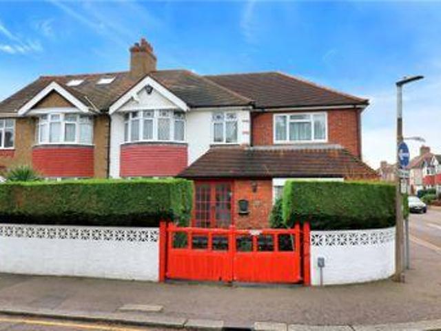 4 Bedrooms Semi detached house for sale in Northfield Gardens, Watford WD24