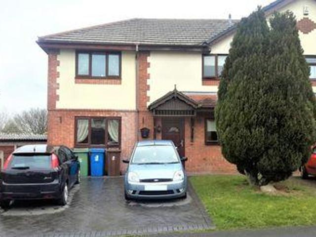 4 Bedrooms Semi detached house for sale in Nethercott Court, Tyldesley, Manchester M29