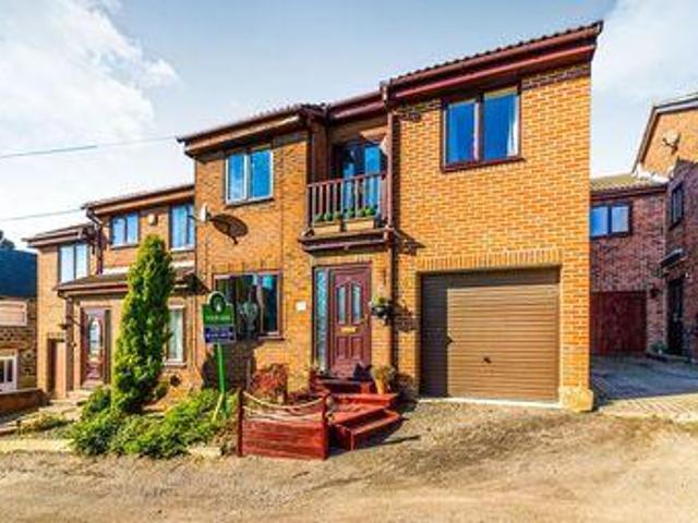 4 Bedrooms Semi detached house for sale in New Road, Staincross, Barnsley S75
