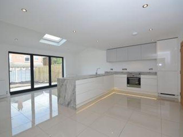 4 Bedrooms Semi detached house for sale in Nell Gap Lane, Middlestown, Wakefield WF4