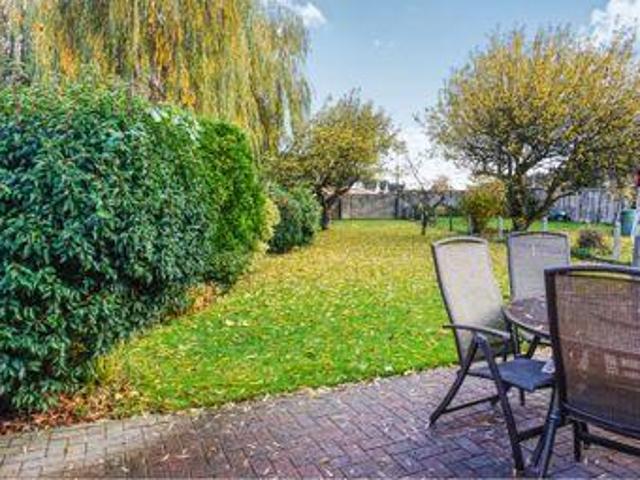 4 Bedrooms Semi detached house for sale in Nythe Road, Swindon SN3