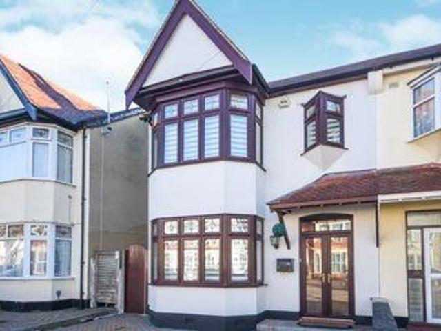 4 Bedrooms Semi detached house for sale in Southend On Sea, Essex SS1