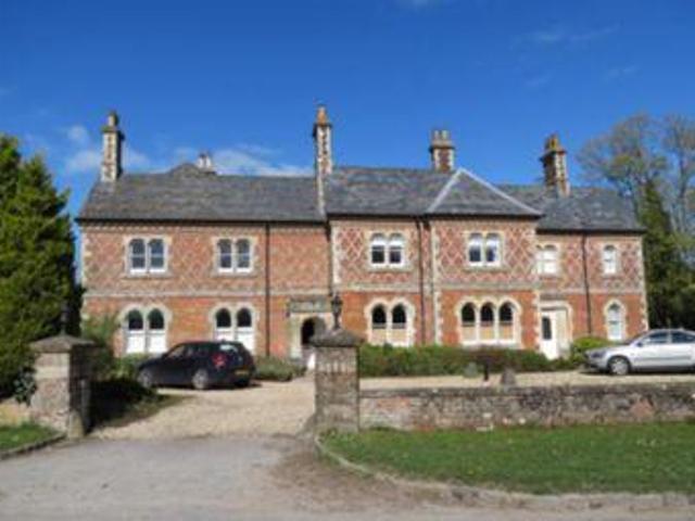 4 Bedrooms Semi detached house for sale in Savernake, Marlborough SN8