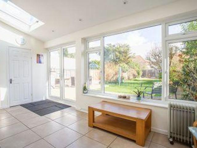 4 Bedrooms Semi detached house for sale in Sackville Road, Southend On Sea SS2