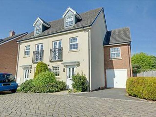 4 Bedrooms Semi detached house for sale in Saffron Crescent, Sawbridgeworth, Hertfordshire CM21