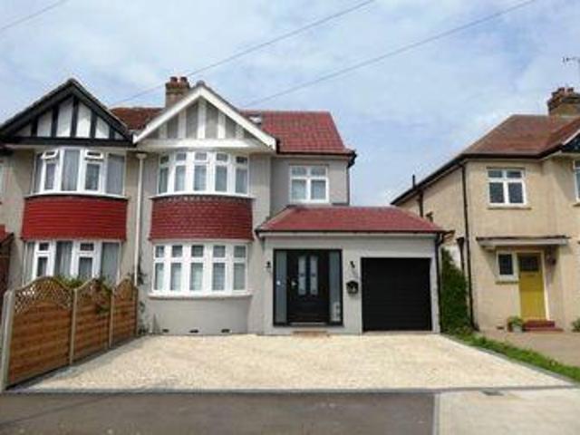 4 Bedrooms Semi detached house for sale in Sandhurst Avenue, Surbiton KT5