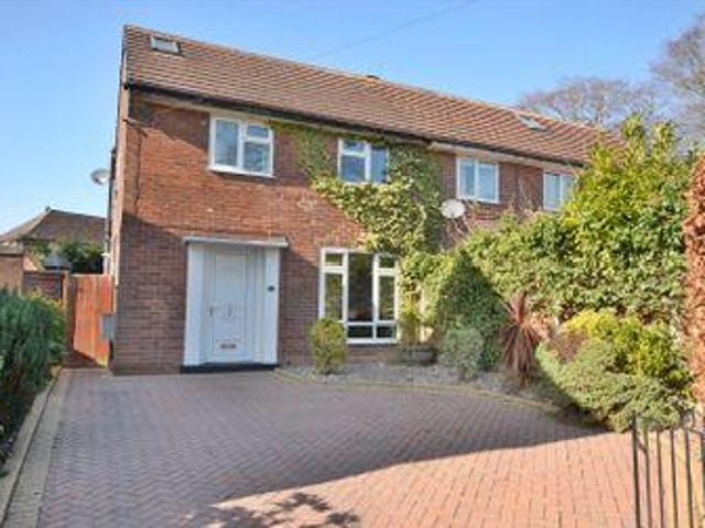 4 Bedrooms Semi detached house for sale in Sandringham Green, Leeds, West Yorkshire LS17