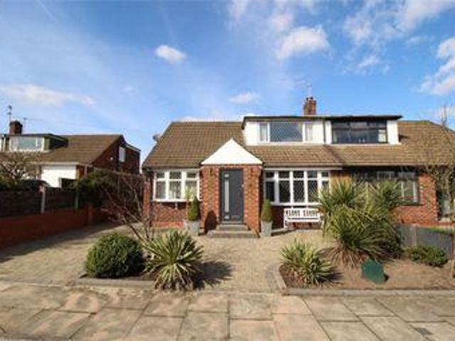 4 Bedrooms Semi detached house for sale in Sandringham Drive, Greenmount, Bury, Lancashire BL8
