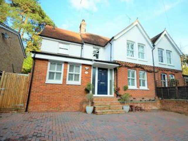 4 Bedrooms Semi detached house for sale in Sandrock Hill Road, Wrecclesham, Farnham GU10
