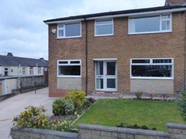 4 Bedrooms Semi detached house for sale in Scarr Lane, Shaw, Oldham OL2