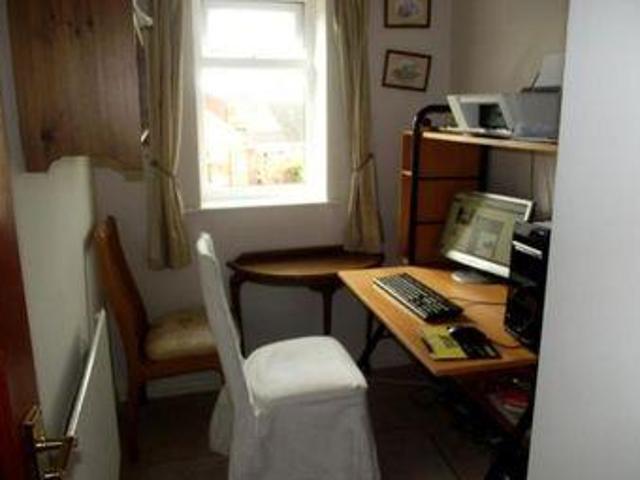 4 Bedrooms Semi detached house for sale in Severn Road, Culcheth, Warrington, Cheshire WA3
