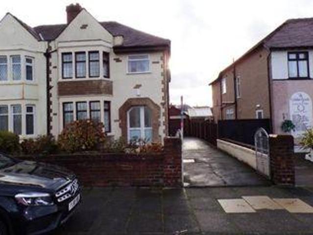 4 Bedrooms Semi detached house for sale in Shaftesbury Avenue, Blackpool, Lancashire FY2