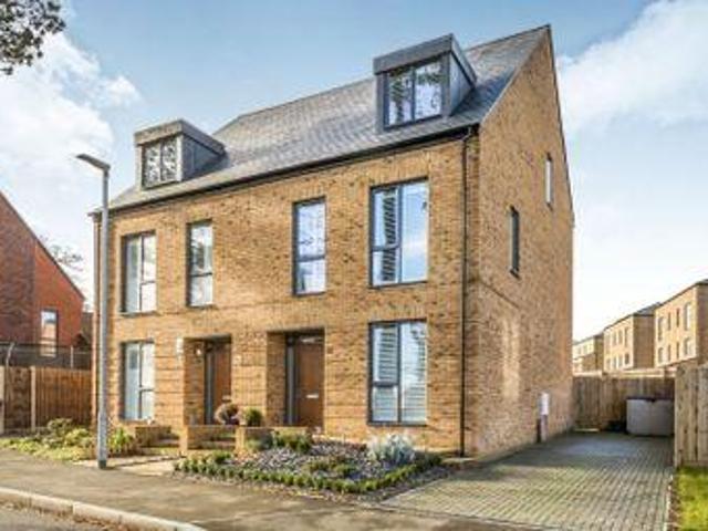 4 Bedrooms Semi detached house for sale in Shaftesbury Lane, Coulsdon CR5