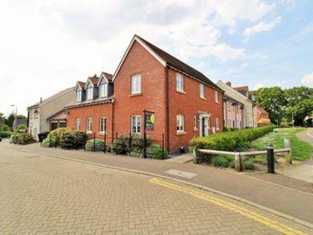 4 Bedrooms Semi detached house for sale in Shepherd Drive, Colchester CO4