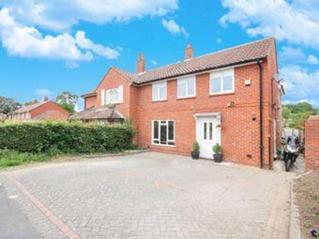 4 Bedrooms Semi detached house for sale in Shepherds Lane, Bracknell RG42