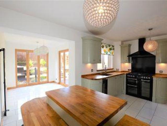 4 Bedrooms Semi detached house for sale in St Andrews Drive, Bearsden, Glasgow, East Dunbartonshire G61