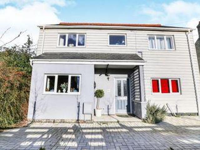 4 Bedrooms Semi detached house for sale in St. Neots Road, Sandy, Bedfordshire. SG19