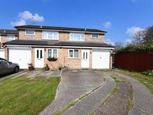 4 Bedrooms Semi detached house for sale in St. Pauls Gate, Wokingham, Wokingham RG41