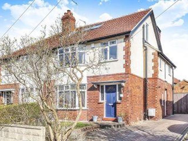 4 Bedrooms Semi detached house for sale in Stainburn Crescent, Leeds LS17
