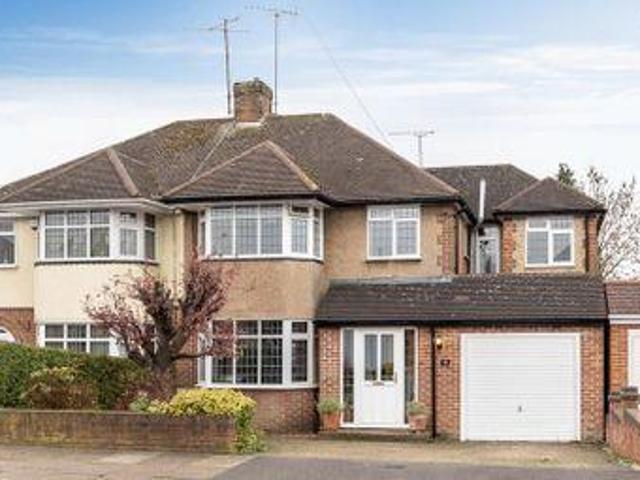 4 Bedrooms Semi detached house for sale in Stratton Gardens, Luton LU2