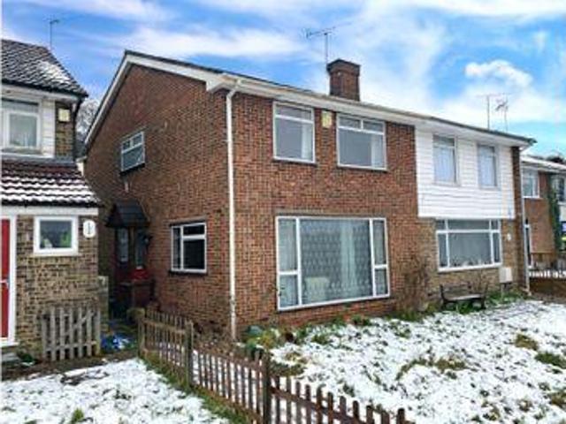 4 Bedrooms Semi detached house for sale in Sundridge Drive, Chatham ME5