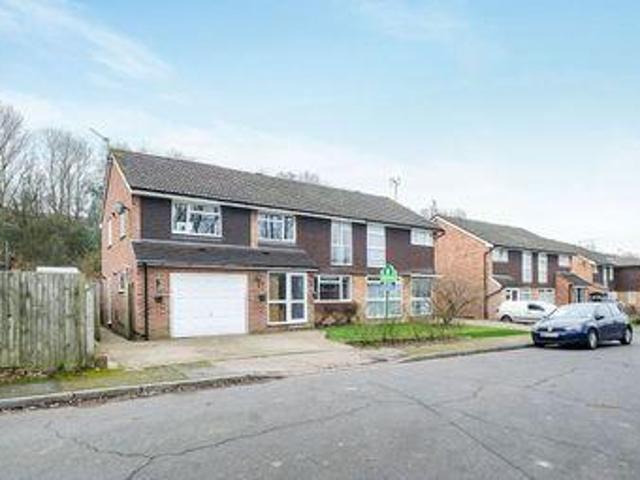 4 Bedrooms Semi detached house for sale in Swanland Drive, Tonbridge TN9