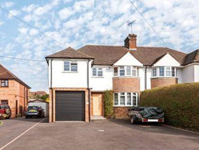 4 Bedrooms Semi detached house for sale in Pondtail Road, Horsham RH12
