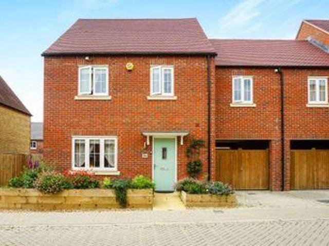 4 Bedrooms Semi detached house for sale in Pontefract Road, Bicester OX26