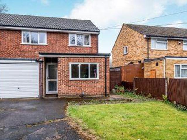 4 Bedrooms Semi detached house for sale in Penmoor Close, High Wycombe HP12