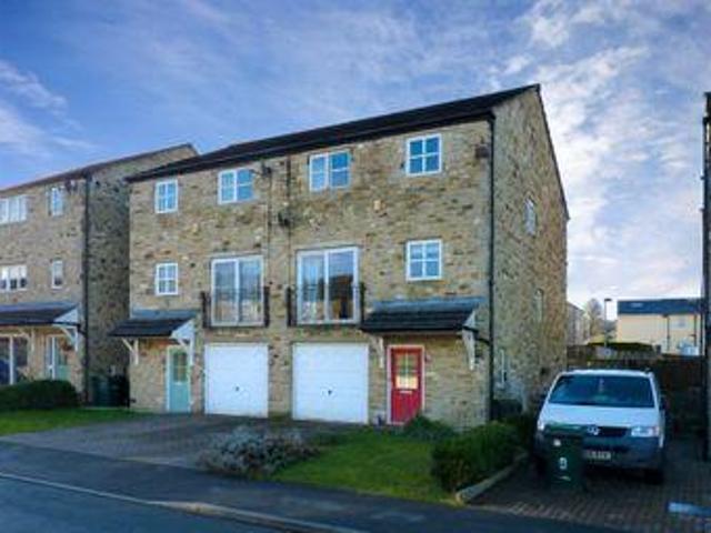 4 Bedrooms Semi detached house for sale in Pepper Hill Lea, Keighley, West Yorkshire BD22