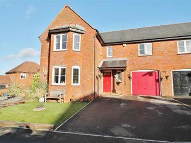4 Bedrooms Semi detached house for sale in Priest Down, Beggarwood, Basingstoke RG22