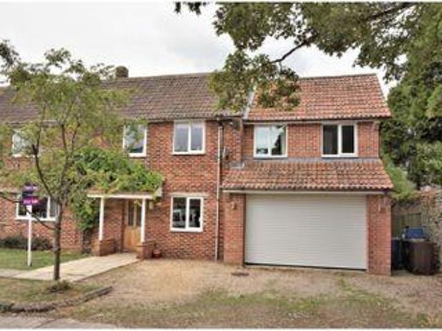 4 Bedrooms Semi detached house for sale in Priory Close, Bicester OX26