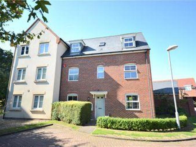 4 Bedrooms Semi detached house for sale in Quail Corner, Bracknell, Berkshire RG12