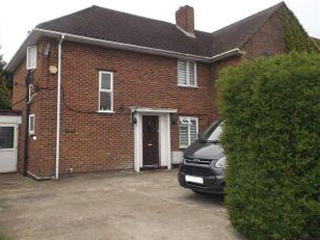 4 Bedrooms Semi detached house for sale in Queens Walk, Ruislip, Middlesex HA4