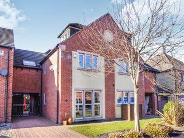 4 Bedrooms Semi detached house for sale in Rowan Close, Pool In Wharfedale LS21