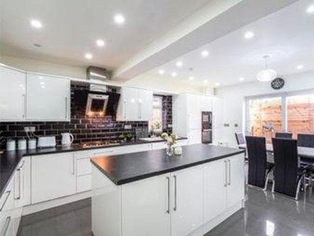 4 Bedrooms Semi detached house for sale in Rowood Avenue, Cheetwood, Manchester, Greater Manchester M8