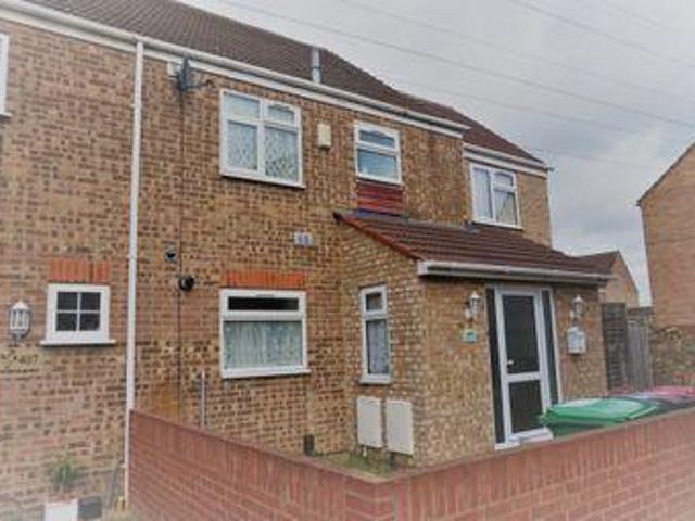 4 Bedrooms Semi detached house for sale in Rochfords Gardens, Slough SL2