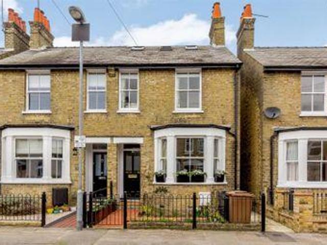 4 Bedrooms Semi detached house for sale in Rosebery Road, Chelmsford CM2