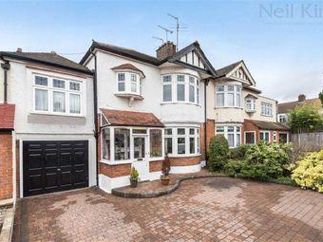 4 Bedrooms Semi detached house for sale in Raymond Avenue, South Woodford, London E18