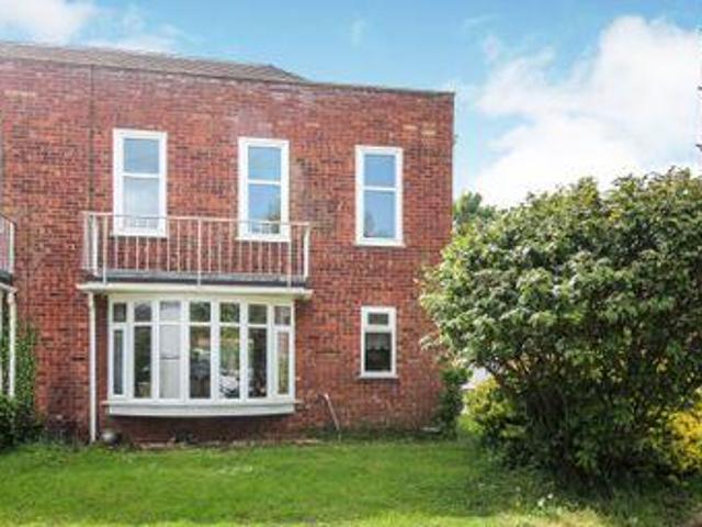 4 Bedrooms Semi detached house for sale in Regency Green, Southend On Sea SS2