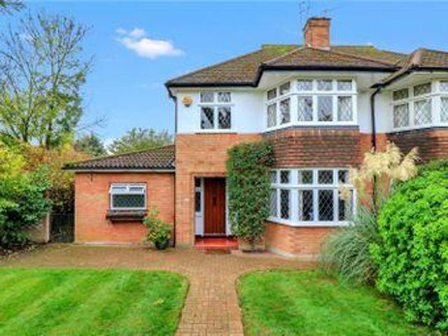 4 Bedrooms Semi detached house for sale in Richmond Drive, Watford WD17