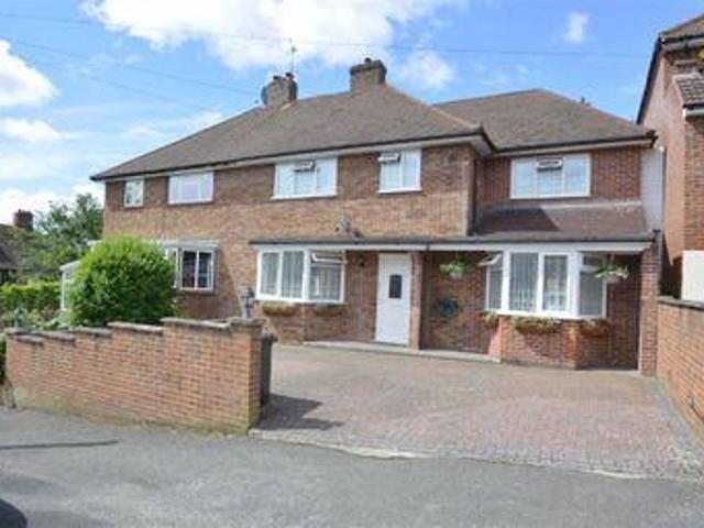 4 Bedrooms Semi detached house for sale in Richmond Road, Coulsdon, Surrey CR5