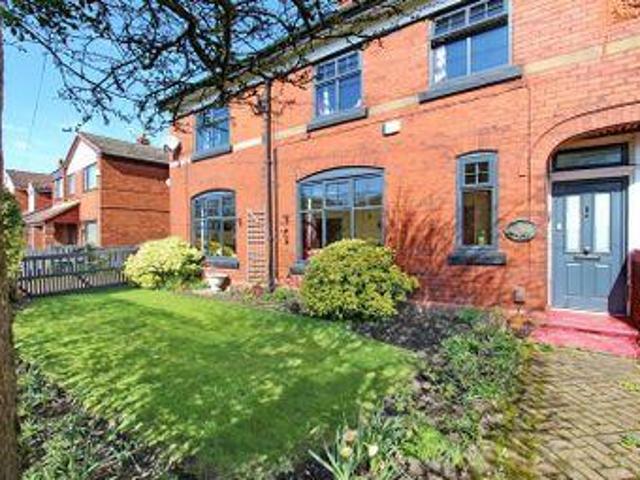 4 Bedrooms Semi detached house for sale in Ringley Road West, Radcliffe, Manchester M26