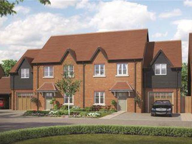 4 Bedrooms Semi detached house for sale in Woodhurst Park, Warfield, Berkshire RG42